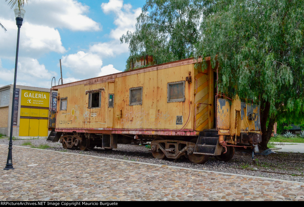 NdeM Caboose